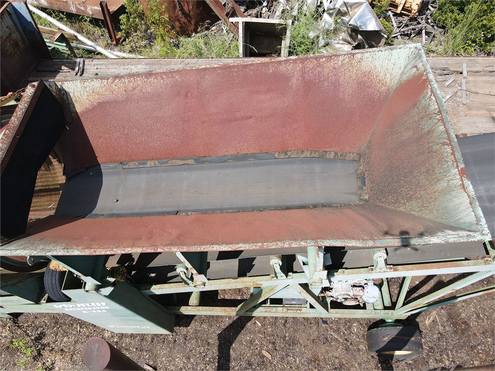 DADE Auctions - Roto-Screen Recuperator R-454 Portable Trommel Screener